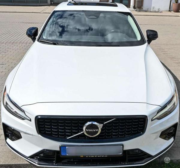 White Volvo S60 2025 in Klaipeda, with an engine capacity of 1.97 L and mileage of 24 thousand km for 26500 €, photo 3 on AUTOMOTO.COM.LV