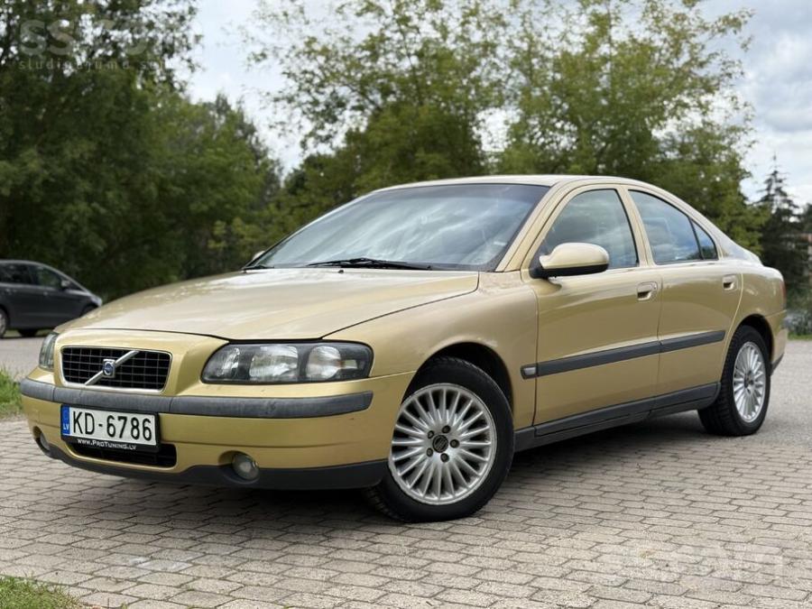 Желтый Вольво С60 2001 в Рига, объемом двигателя 2.40 л и пробегом 215 тыс. км за 1250 €, фото 5 на AUTOMOTO.COM.LV
