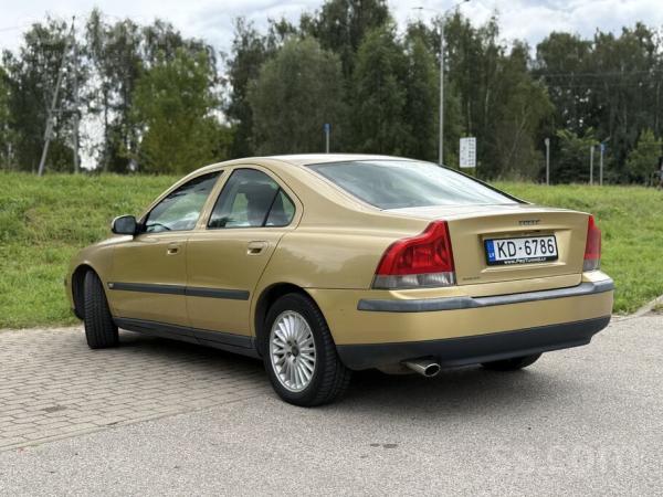 Желтый Вольво С60 2001 в Рига, объемом двигателя 2.40 л и пробегом 215 тыс. км за 1250 €, фото 7 на AUTOMOTO.COM.LV