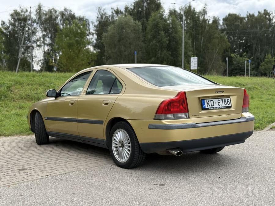 Желтый Вольво С60 2001 в Рига, объемом двигателя 2.40 л и пробегом 215 тыс. км за 1250 €, фото 8 на AUTOMOTO.COM.LV
