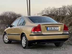 Dzeltens Volvo S60 2001 Tallina, ar dzinēja tilpumu 2.40 L un nobraukumu 295 tūkst. km par 1690 €, foto 4 vietnē AUTOMOTO.COM.LV