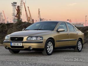 Dzeltens Volvo S60 2001 Tallina, ar dzinēja tilpumu 2.40 L un nobraukumu 295 tūkst. km par 1690 €, foto 7 vietnē AUTOMOTO.COM.LV