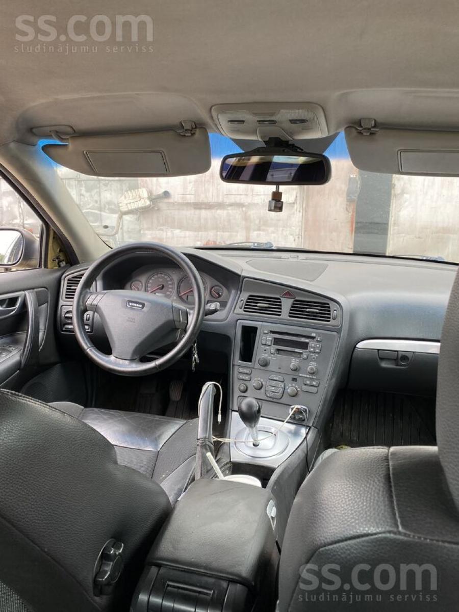 Dzeltens Volvo S60 2001 Jēkabpils, ar dzinēja tilpumu 2.40 L un nobraukumu 488 tūkst. km par 870 €, foto 6 vietnē AUTOMOTO.COM.LV