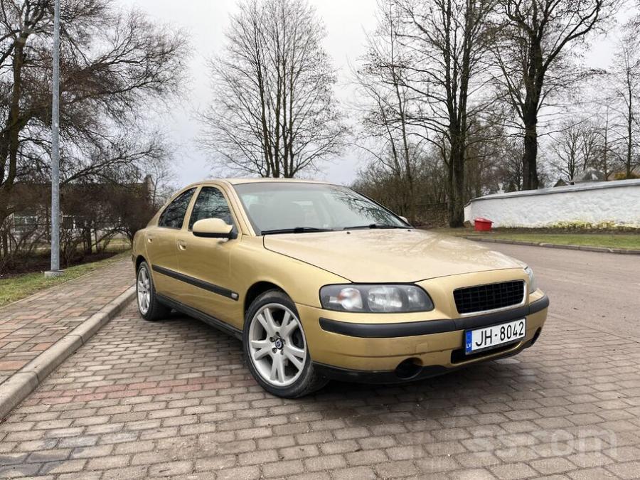 Yellow Volvo S60 2002 in Rezekne, with an engine capacity of 2.40 L and mileage of 533 thousand km for 1550 €, photo 1 on AUTOMOTO.COM.LV