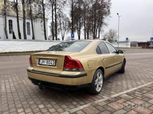 Yellow Volvo S60 2002 in Rezekne, with an engine capacity of 2.40 L and mileage of 533 thousand km for 1550 €, photo 3 on AUTOMOTO.COM.LV