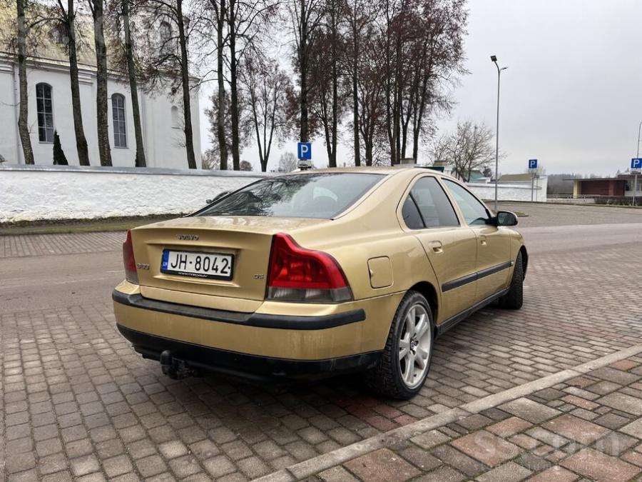 Yellow Volvo S60 2002 in Rezekne, with an engine capacity of 2.40 L and mileage of 533 thousand km for 1550 €, photo 3 on AUTOMOTO.COM.LV