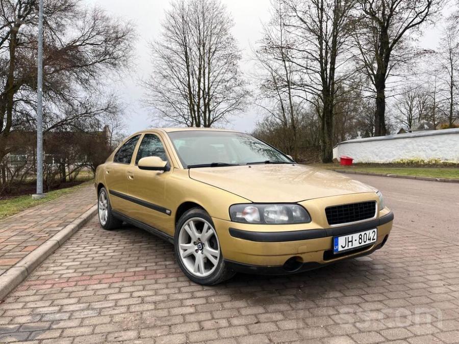 Dzeltens Volvo S60 2002 Rēzekne, ar dzinēja tilpumu 2.40 L un nobraukumu 550 tūkst. km par 1250 €, foto 1 vietnē AUTOMOTO.COM.LV