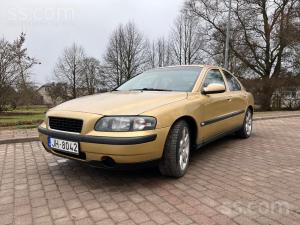 Dzeltens Volvo S60 2002 Rēzekne, ar dzinēja tilpumu 2.40 L un nobraukumu 550 tūkst. km par 1250 €, foto 3 vietnē AUTOMOTO.COM.LV