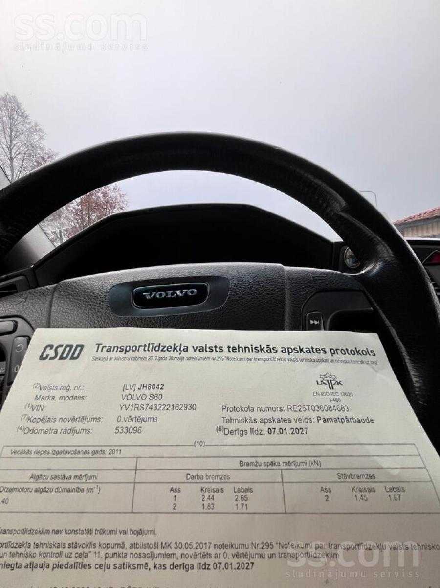 Dzeltens Volvo S60 2002 Rēzekne, ar dzinēja tilpumu 2.40 L un nobraukumu 550 tūkst. km par 1250 €, foto 10 vietnē AUTOMOTO.COM.LV