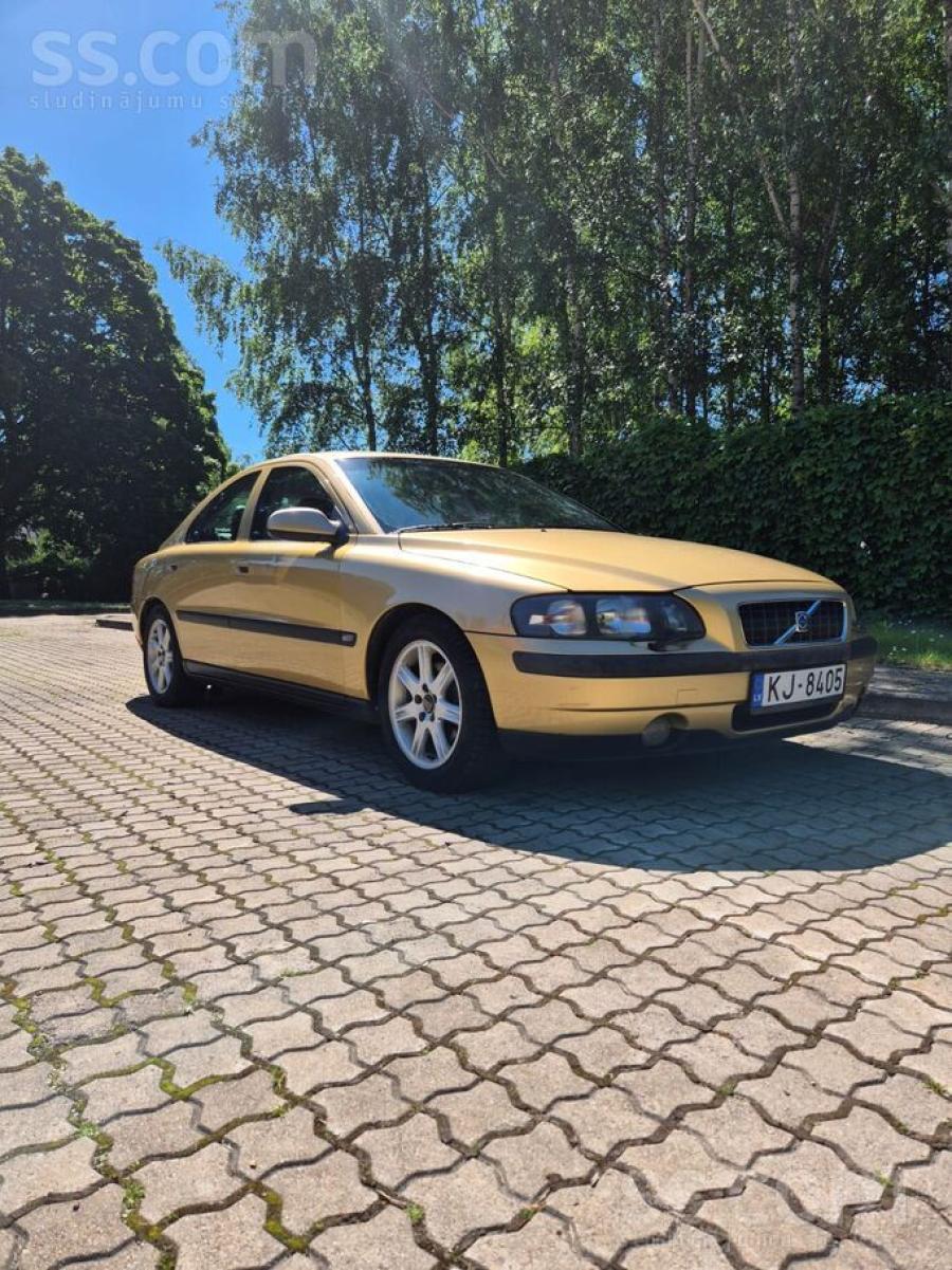 Dzeltens Volvo S60 2002 Talsi, ar dzinēja tilpumu 2.40 L un nobraukumu 348 tūkst. km par 2100 €, foto 1 vietnē AUTOMOTO.COM.LV