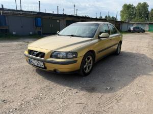 Yellow Volvo S60 2002 in Riga, with an engine capacity of 2.40 L and mileage of 409 thousand km for 1500 €, photo 3 on AUTOMOTO.COM.LV