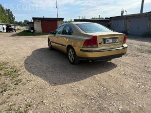 Yellow Volvo S60 2002 in Riga, with an engine capacity of 2.40 L and mileage of 409 thousand km for 1500 €, photo 5 on AUTOMOTO.COM.LV