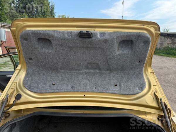 Dzeltens Volvo S60 2002 Rīga, ar dzinēja tilpumu 2.40 L un nobraukumu 409 tūkst. km par 1500 €, foto 6 vietnē AUTOMOTO.COM.LV