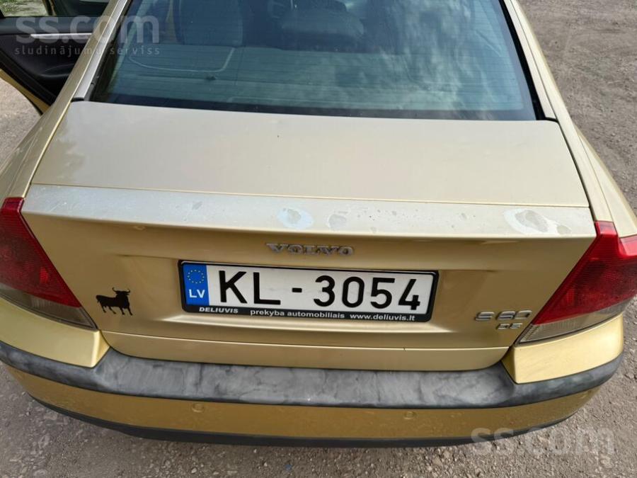 Yellow Volvo S60 2002 in Riga, with an engine capacity of 2.40 L and mileage of 409 thousand km for 1500 €, photo 19 on AUTOMOTO.COM.LV