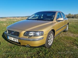Желтый Вольво С60 2002 в Таллин, объемом двигателя 2.40 л и пробегом 288 тыс. км за 1600 €, фото  на AUTOMOTO.COM.LV