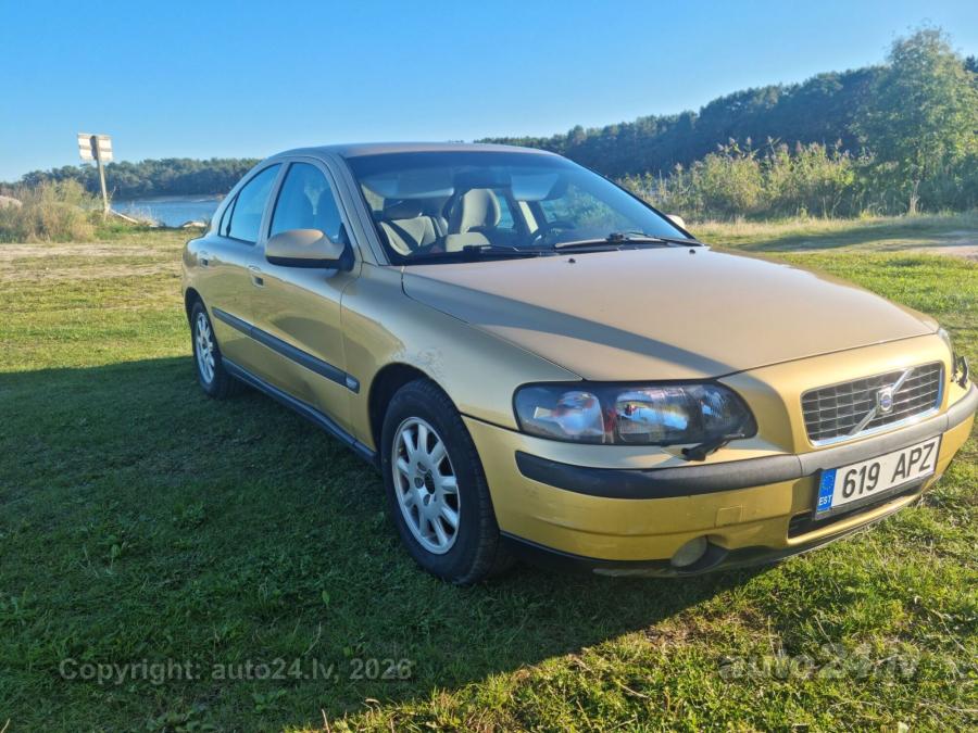 Желтый Вольво С60 2002 в Таллин, объемом двигателя 2.40 л и пробегом 288 тыс. км за 1600 €, фото 8 на AUTOMOTO.COM.LV