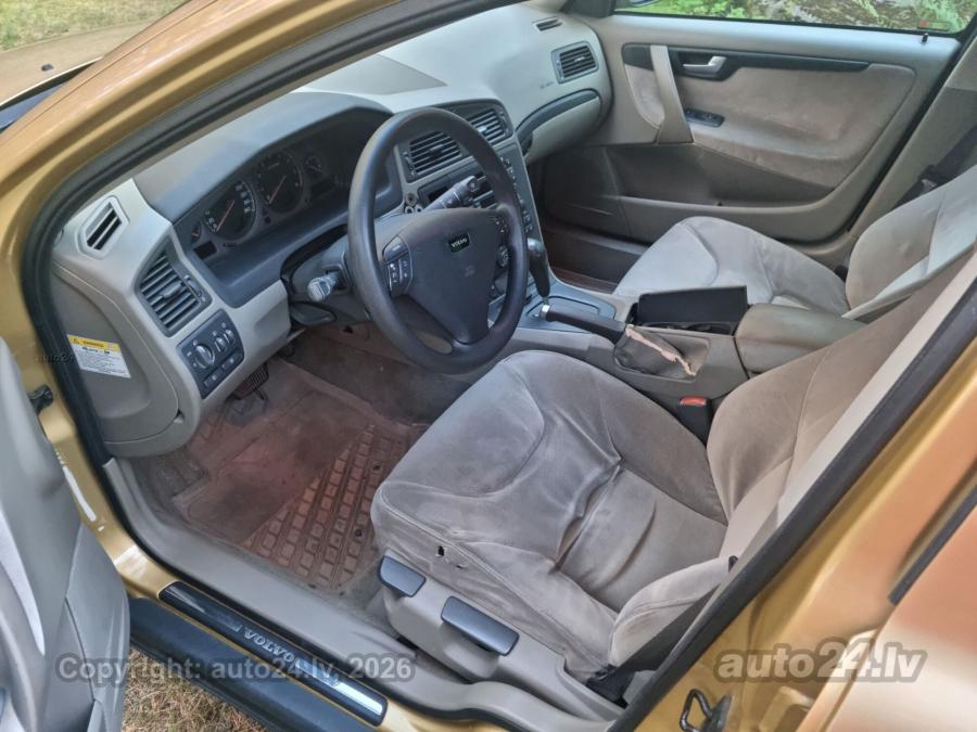 Желтый Вольво С60 2002 в Таллин, объемом двигателя 2.40 л и пробегом 288 тыс. км за 1600 €, фото 12 на AUTOMOTO.COM.LV