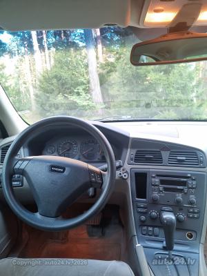 Желтый Вольво С60 2002 в Таллин, объемом двигателя 2.40 л и пробегом 288 тыс. км за 1600 €, фото 18 на AUTOMOTO.COM.LV