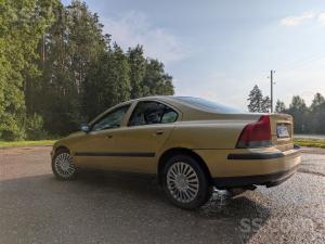 Dzeltens Volvo S60 2004 Jēkabpils, ar dzinēja tilpumu 2.40 L un nobraukumu 373 tūkst. km par 1200 €, foto 3 vietnē AUTOMOTO.COM.LV
