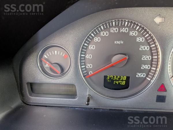 Dzeltens Volvo S60 2004 Jēkabpils, ar dzinēja tilpumu 2.40 L un nobraukumu 373 tūkst. km par 1200 €, foto 8 vietnē AUTOMOTO.COM.LV
