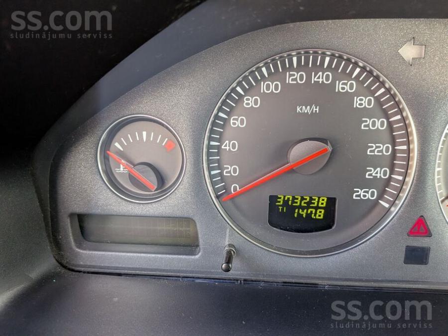 Dzeltens Volvo S60 2004 Jēkabpils, ar dzinēja tilpumu 2.40 L un nobraukumu 373 tūkst. km par 1200 €, foto 9 vietnē AUTOMOTO.COM.LV