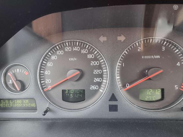 Желтый Вольво С60 2005 в Алитус, объемом двигателя 2.40 л и пробегом 310 тыс. км за 790 €, фото 9 на AUTOMOTO.COM.LV