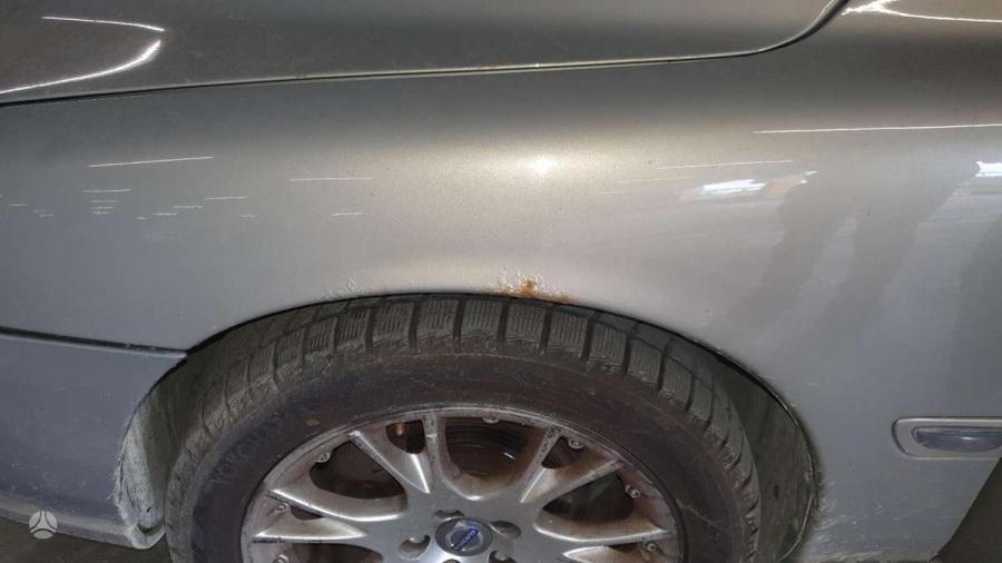 Dzeltens Volvo S60 2005 Viļņa, ar dzinēja tilpumu 2.40 L un nobraukumu 287 tūkst. km par 1600 €, foto 15 vietnē AUTOMOTO.COM.LV