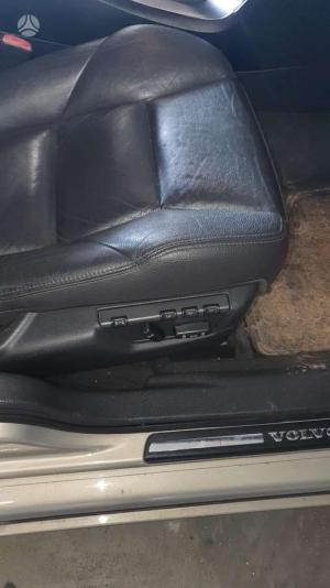 Dzeltens Volvo S60 2005 Viļņa, ar dzinēja tilpumu 2.40 L un nobraukumu 287 tūkst. km par 1600 €, foto 19 vietnē AUTOMOTO.COM.LV