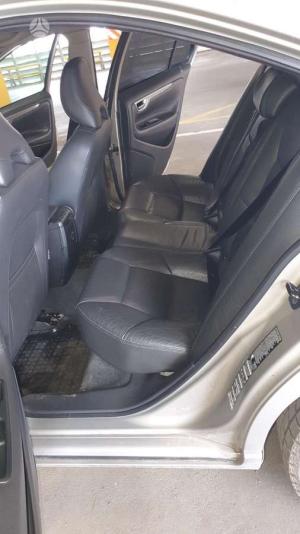 Dzeltens Volvo S60 2005 Viļņa, ar dzinēja tilpumu 2.40 L un nobraukumu 287 tūkst. km par 1600 €, foto 22 vietnē AUTOMOTO.COM.LV