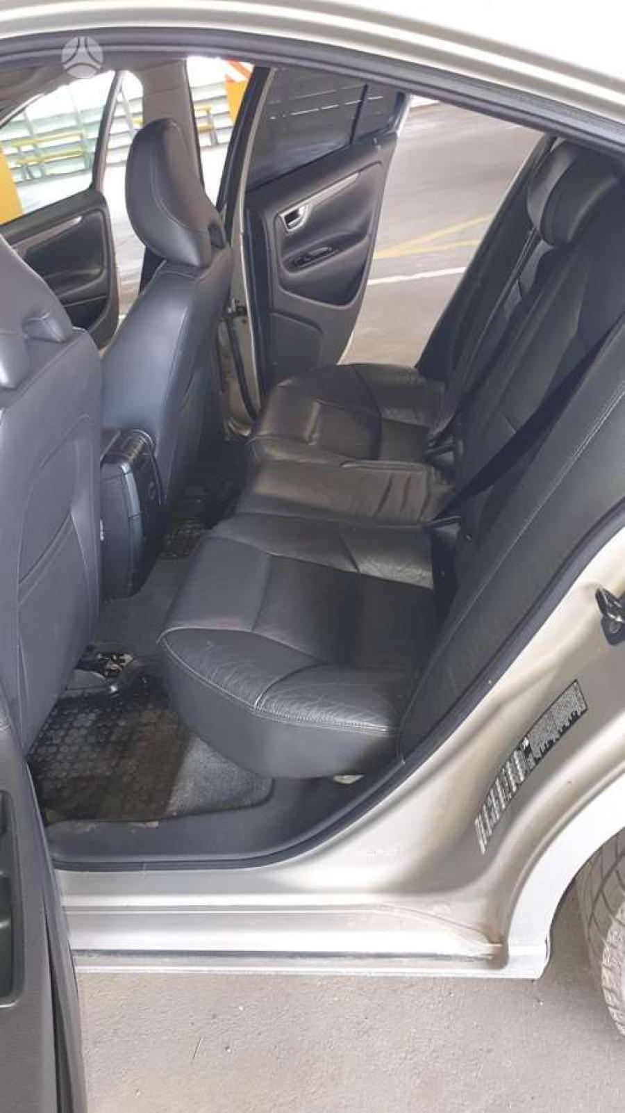 Dzeltens Volvo S60 2005 Viļņa, ar dzinēja tilpumu 2.40 L un nobraukumu 287 tūkst. km par 1600 €, foto 22 vietnē AUTOMOTO.COM.LV