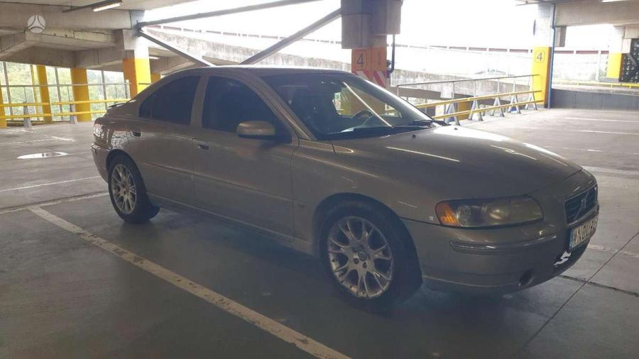 Dzeltens Volvo S60 2005 Viļņa, ar dzinēja tilpumu 2.40 L un nobraukumu 287 tūkst. km par 1600 €, foto 27 vietnē AUTOMOTO.COM.LV