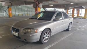 Dzeltens Volvo S60 2005 Viļņa, ar dzinēja tilpumu 2.40 L un nobraukumu 287 tūkst. km par 1600 €, foto 28 vietnē AUTOMOTO.COM.LV