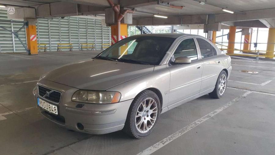 Dzeltens Volvo S60 2005 Viļņa, ar dzinēja tilpumu 2.40 L un nobraukumu 287 tūkst. km par 1600 €, foto 28 vietnē AUTOMOTO.COM.LV