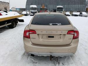Желтый Вольво С60 2010 в Мариямполе, объемом двигателя 1.98 л и пробегом 335 тыс. км за 3500 €, фото 12 на AUTOMOTO.COM.LV