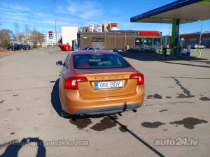 Yellow Volvo S60 2011 in Narva, with an engine capacity of 2.00 L and mileage of 7 thousand km for 7500 €, photo 4 on AUTOMOTO.COM.LV