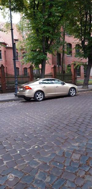 Dzeltens Volvo S60 2011 Klaipėda, ar dzinēja tilpumu 1.60 L un nobraukumu 232 tūkst. km par 3000 €, foto  vietnē AUTOMOTO.COM.LV
