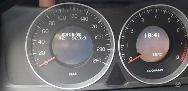 Yellow Volvo S60 2011 in Klaipeda, with an engine capacity of 1.60 L and mileage of 232 thousand km for 3000 €, photo 2 on AUTOMOTO.COM.LV