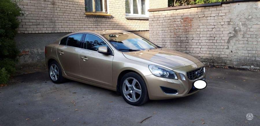 Dzeltens Volvo S60 2011 Klaipėda, ar dzinēja tilpumu 1.60 L un nobraukumu 232 tūkst. km par 3000 €, foto 5 vietnē AUTOMOTO.COM.LV