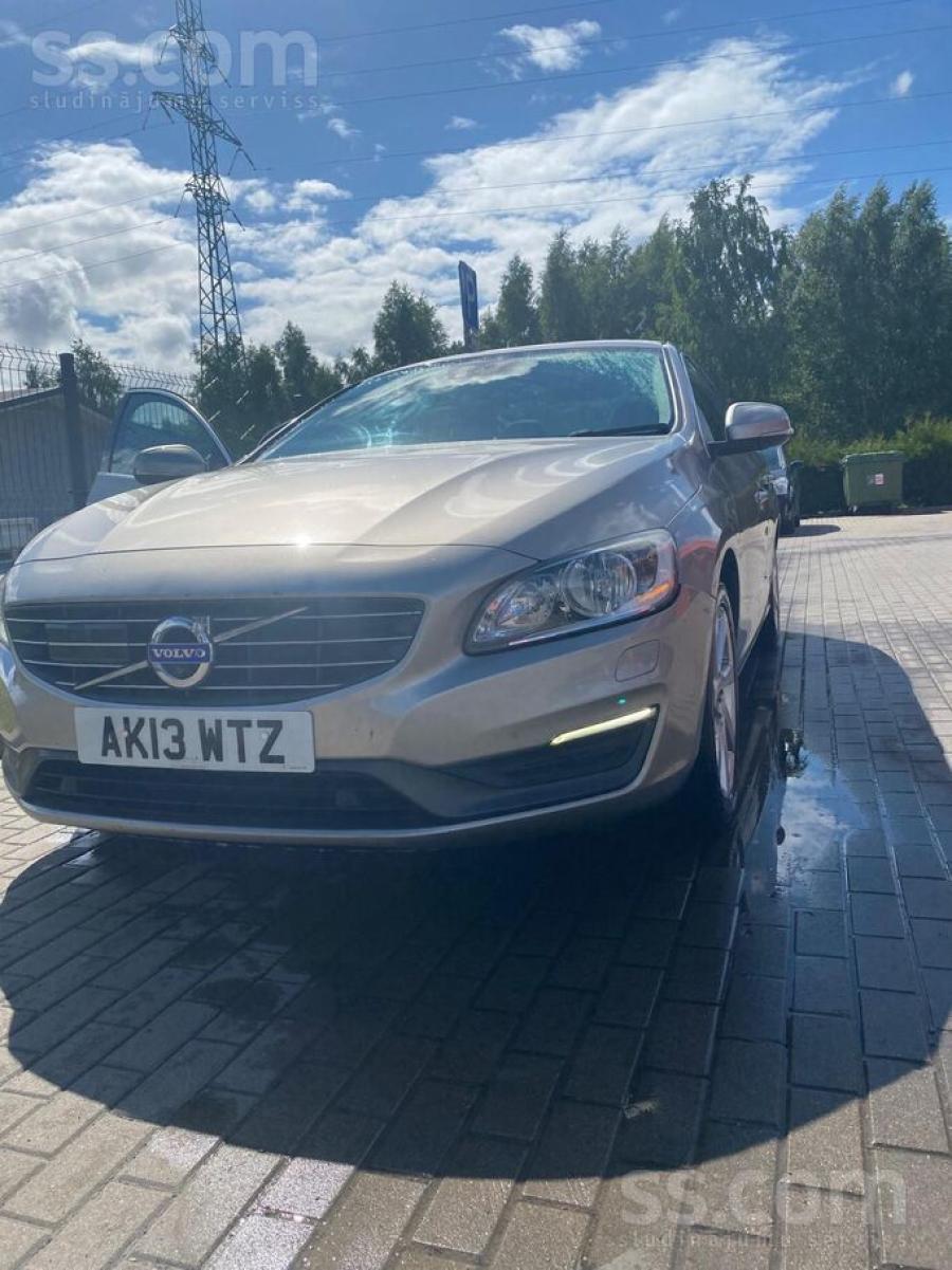 Yellow Volvo S60 2013 in Dobele, with an engine capacity of 2.00 L and mileage of 200 thousand km for 4300 €, photo 1 on AUTOMOTO.COM.LV