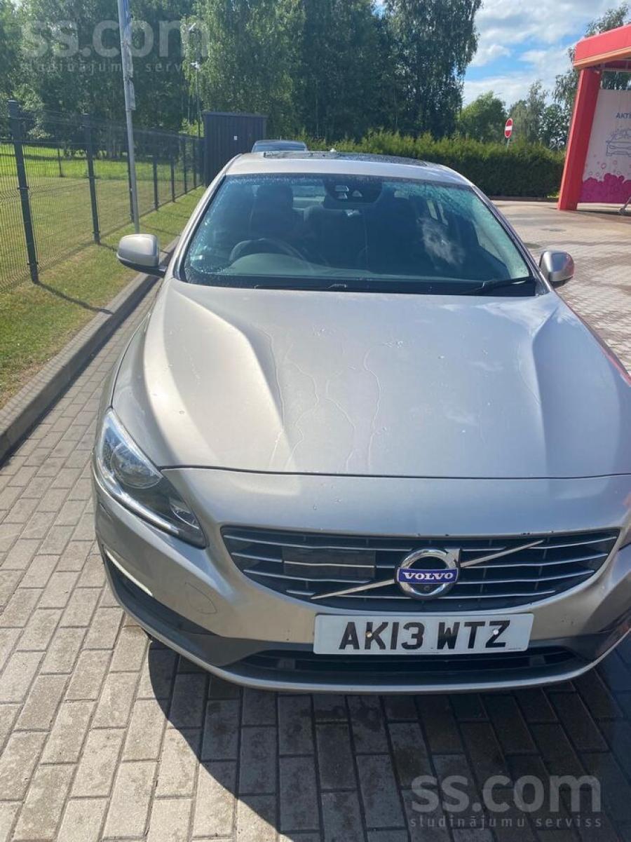 Yellow Volvo S60 2013 in Dobele, with an engine capacity of 2.00 L and mileage of 200 thousand km for 4300 €, photo 7 on AUTOMOTO.COM.LV