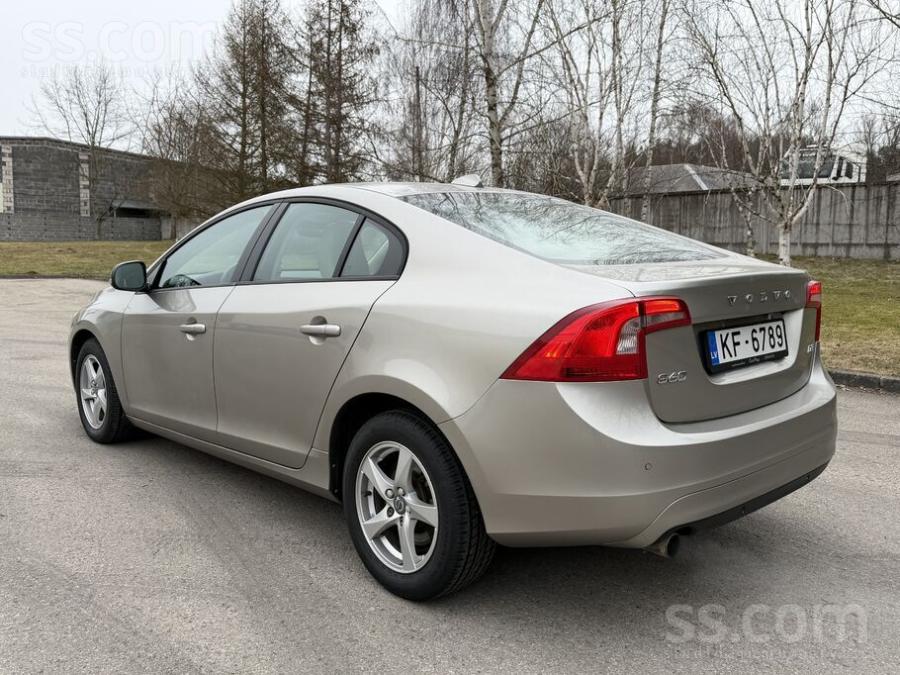 Dzeltens Volvo S60 2015 Rīga, ar dzinēja tilpumu 1.90 L un nobraukumu 223 tūkst. km par 6500 €, foto 3 vietnē AUTOMOTO.COM.LV