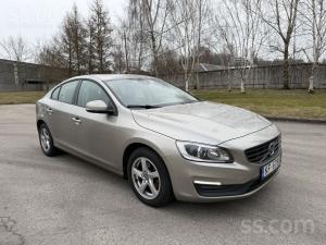 Dzeltens Volvo S60 2015 Rīga, ar dzinēja tilpumu 1.90 L un nobraukumu 223 tūkst. km par 6500 €, foto 4 vietnē AUTOMOTO.COM.LV