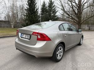 Dzeltens Volvo S60 2015 Rīga, ar dzinēja tilpumu 1.90 L un nobraukumu 223 tūkst. km par 6500 €, foto 5 vietnē AUTOMOTO.COM.LV