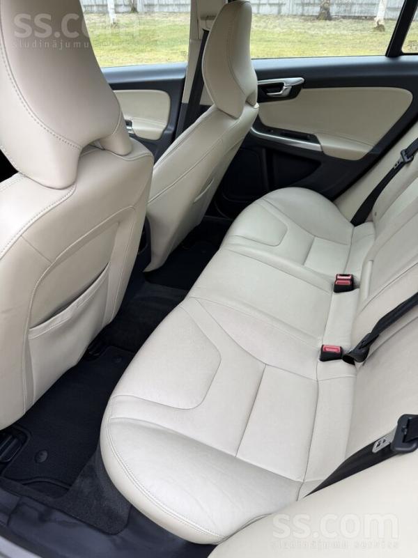 Dzeltens Volvo S60 2015 Rīga, ar dzinēja tilpumu 1.90 L un nobraukumu 223 tūkst. km par 6500 €, foto 7 vietnē AUTOMOTO.COM.LV