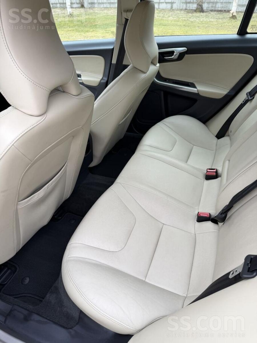 Dzeltens Volvo S60 2015 Rīga, ar dzinēja tilpumu 1.90 L un nobraukumu 223 tūkst. km par 6500 €, foto 8 vietnē AUTOMOTO.COM.LV