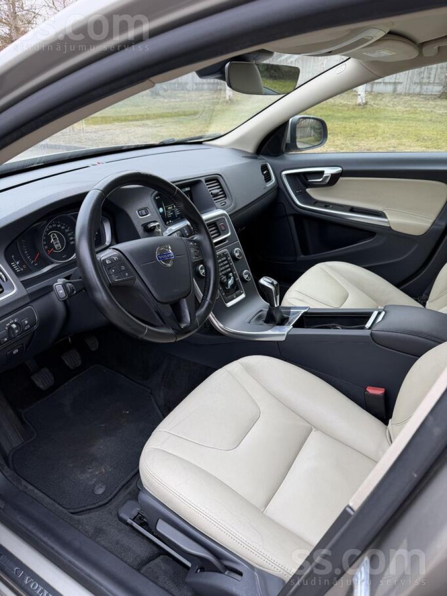 Dzeltens Volvo S60 2015 Rīga, ar dzinēja tilpumu 1.90 L un nobraukumu 223 tūkst. km par 6500 €, foto 10 vietnē AUTOMOTO.COM.LV