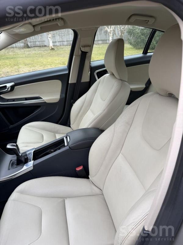 Dzeltens Volvo S60 2015 Rīga, ar dzinēja tilpumu 1.90 L un nobraukumu 223 tūkst. km par 6500 €, foto 10 vietnē AUTOMOTO.COM.LV