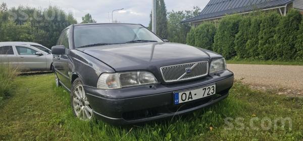 Melns Volvo S70 1997 Madona, ar dzinēja tilpumu 2.30 L un nobraukumu 319 tūkst. km par 550 €, foto 1 vietnē AUTOMOTO.COM.LV