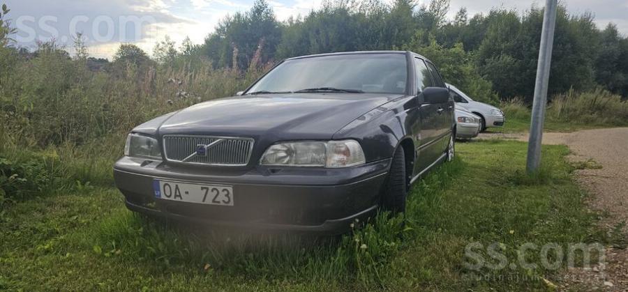 Melns Volvo S70 1997 Madona, ar dzinēja tilpumu 2.30 L un nobraukumu 319 tūkst. km par 550 €, foto 3 vietnē AUTOMOTO.COM.LV