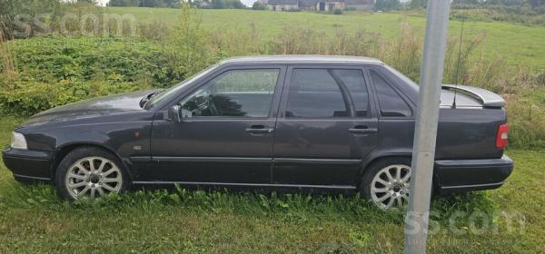 Melns Volvo S70 1997 Madona, ar dzinēja tilpumu 2.30 L un nobraukumu 319 tūkst. km par 550 €, foto 3 vietnē AUTOMOTO.COM.LV